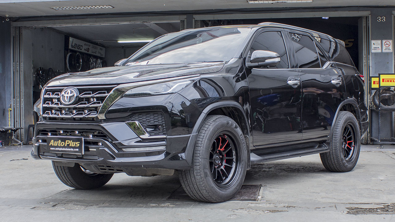 Toyota Fortuner Lenso Venom 5 | Auto Plus Pirelli Indonesia